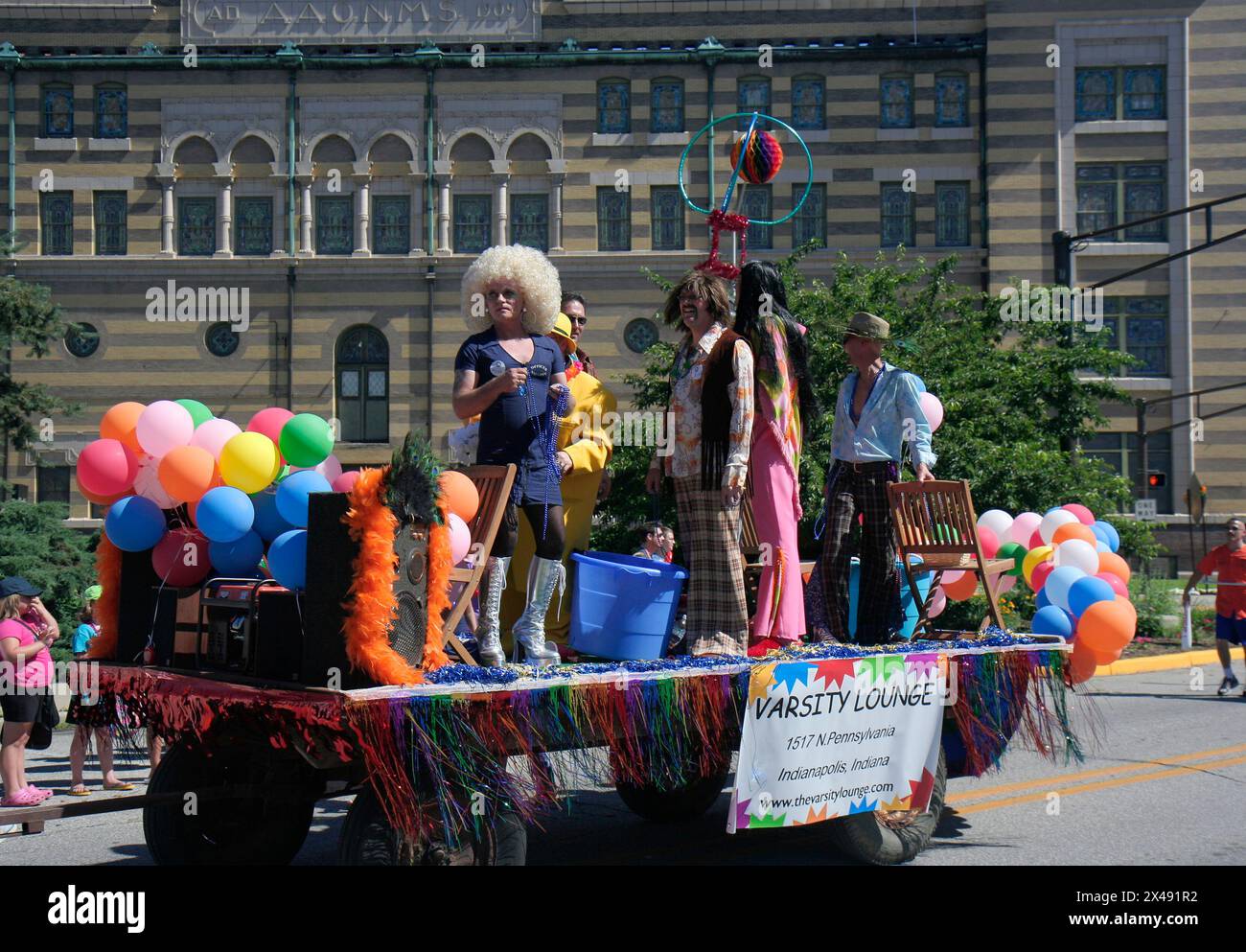INDIANAPOLIS, IN, USA-JUNE 14,2008:Varsity Lounge Float with Colorful ...