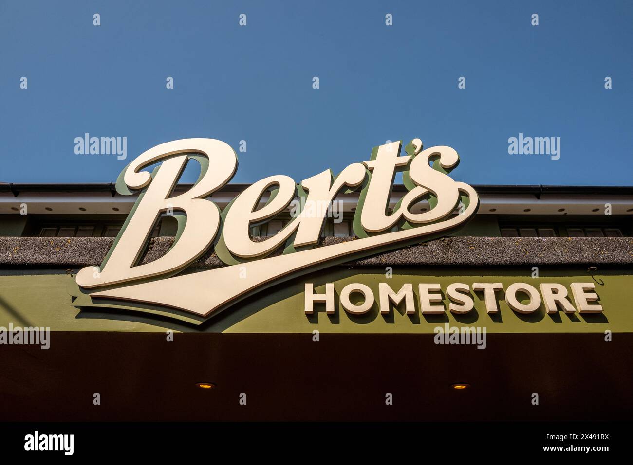 Brighton, Aprl 30th 2024: Bert's Homestore Stock Photo - Alamy