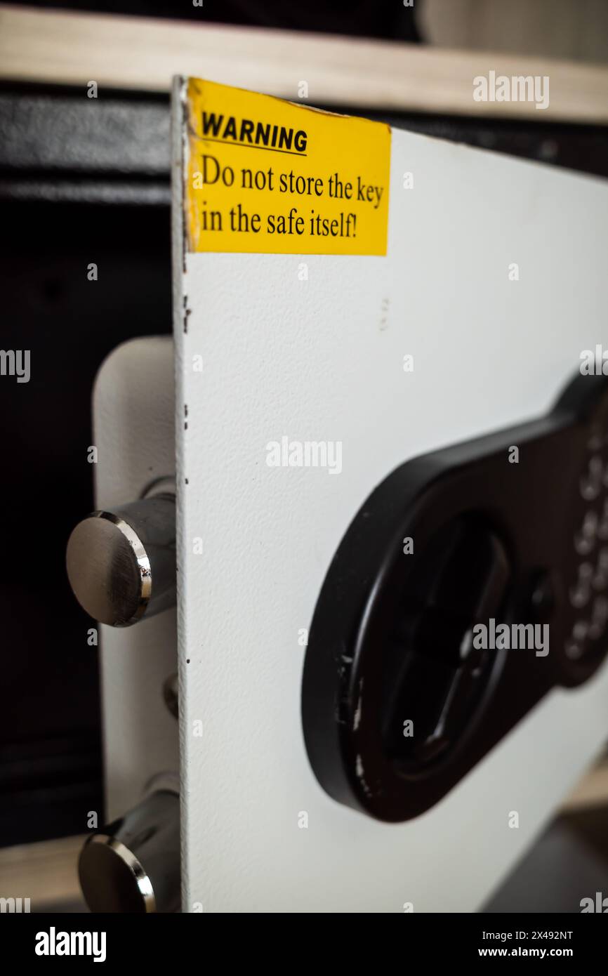 Safety deposit box hi-res stock photography and images - Alamy