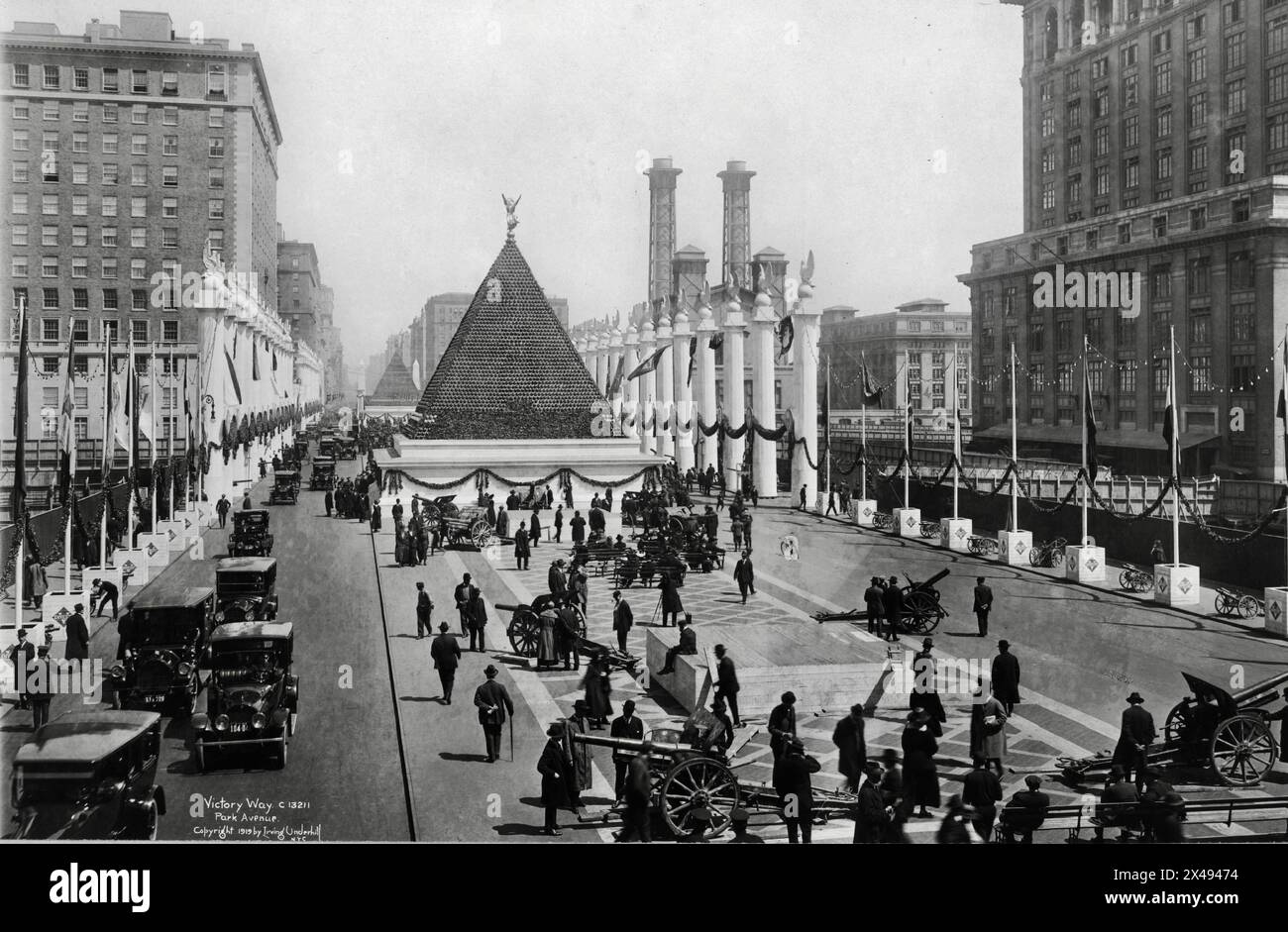 Victory Way on Park Avenue, showing two pyramids that were covered in ...