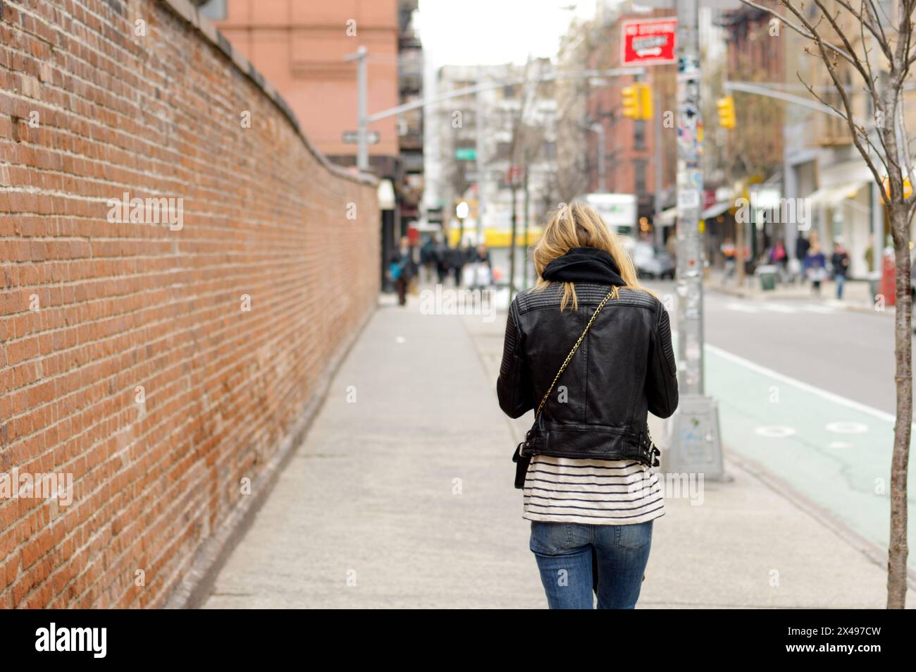 teenager waling on the streets of New York City Stock Photo - Alamy