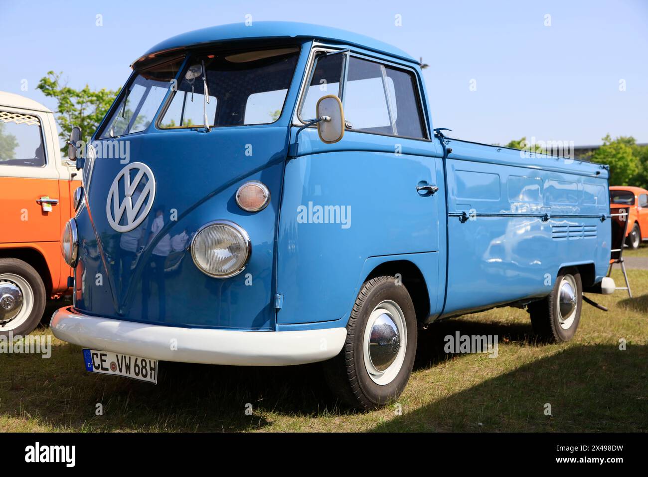 Vw transporter t1 hi-res stock photography and images - Alamy