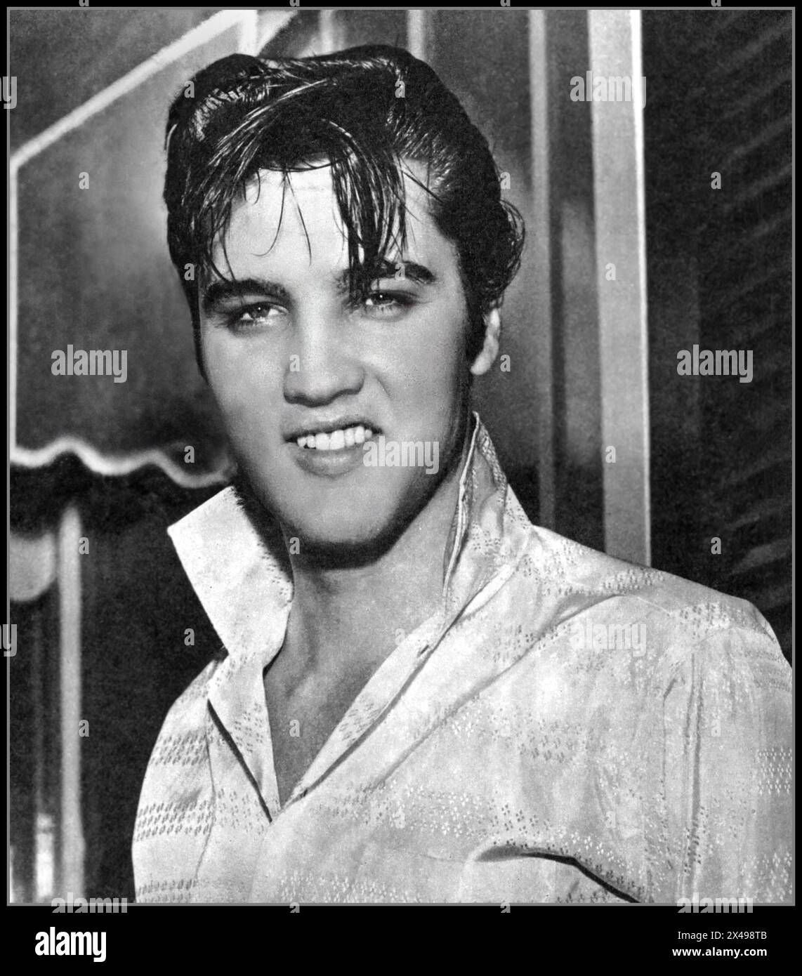 Elvis presley 1950s hi-res stock photography and images - Alamy