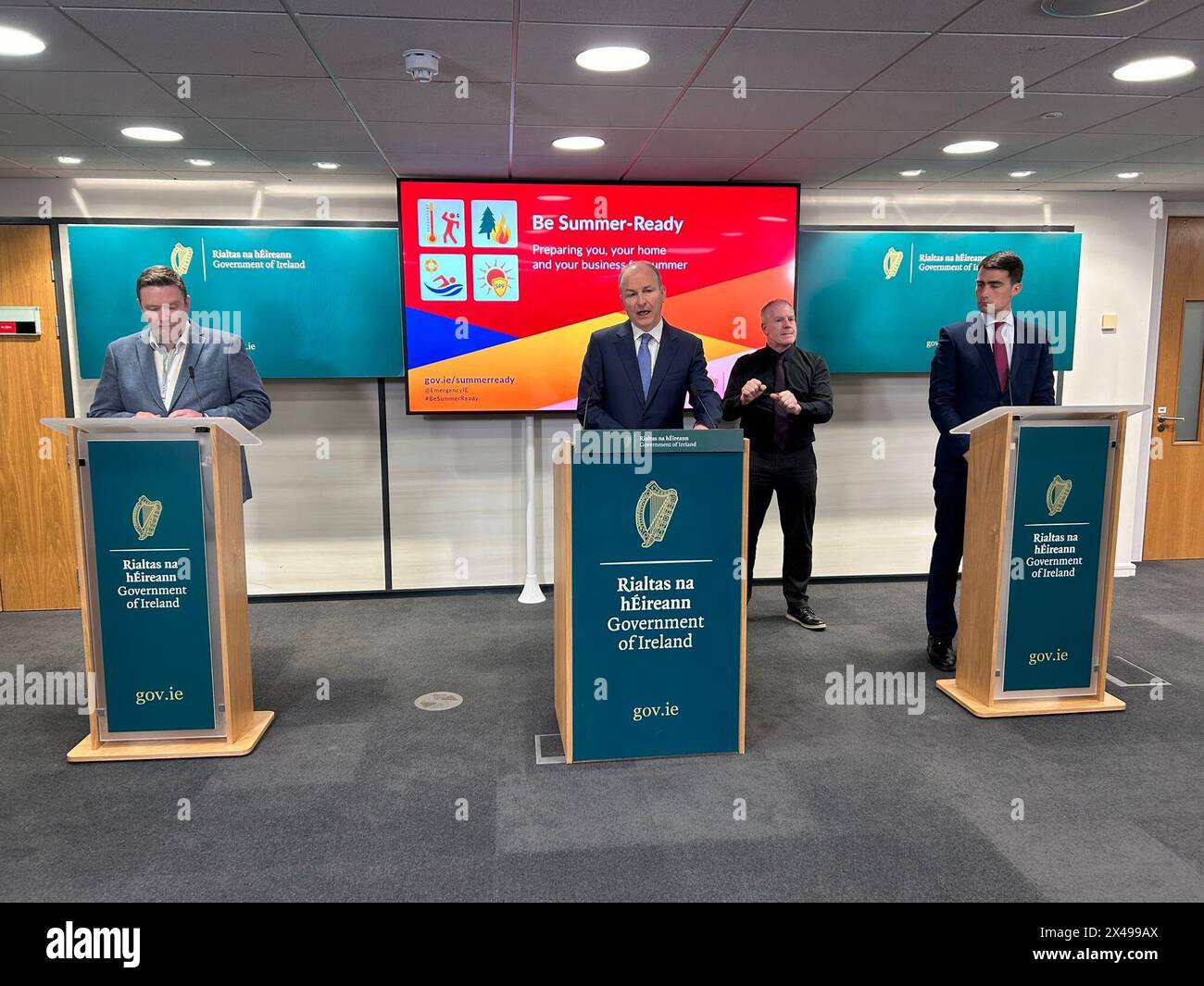 (left to right) Met Eireann's head of forecasting Eoin Sherlock ...