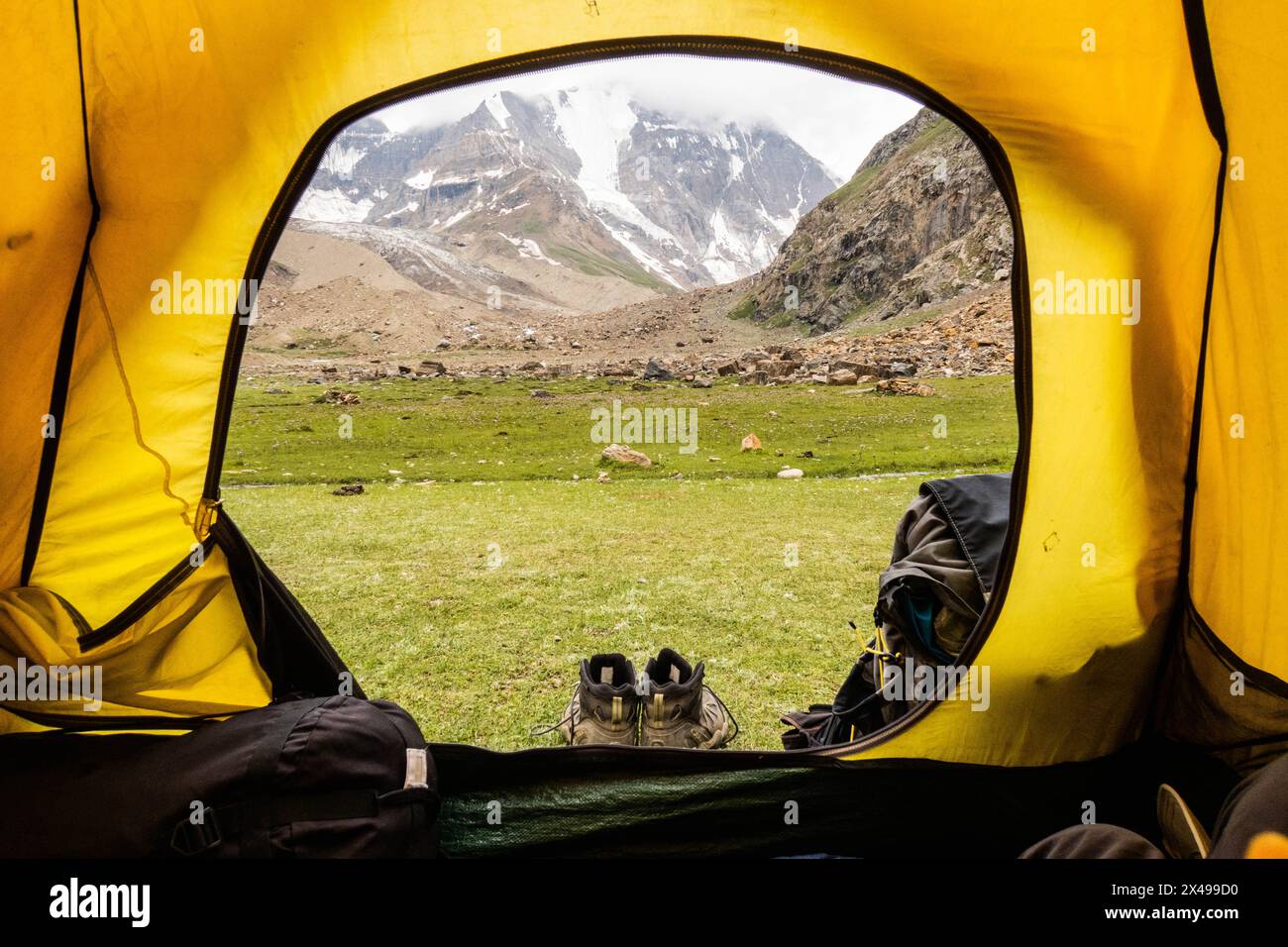 Camping in the Warwan Valley, Pir Panjal Range, Kashmir, India Stock ...