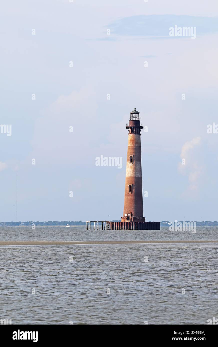 Morris Island Lighthouse viewed from Lighthouse Inlet Heritage Preserve ...