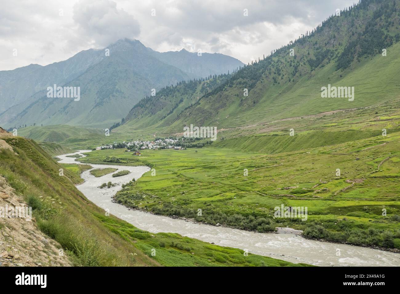 Trekking to Sukhnai village, Warwan Valley, Kashmir, India Stock Photo ...