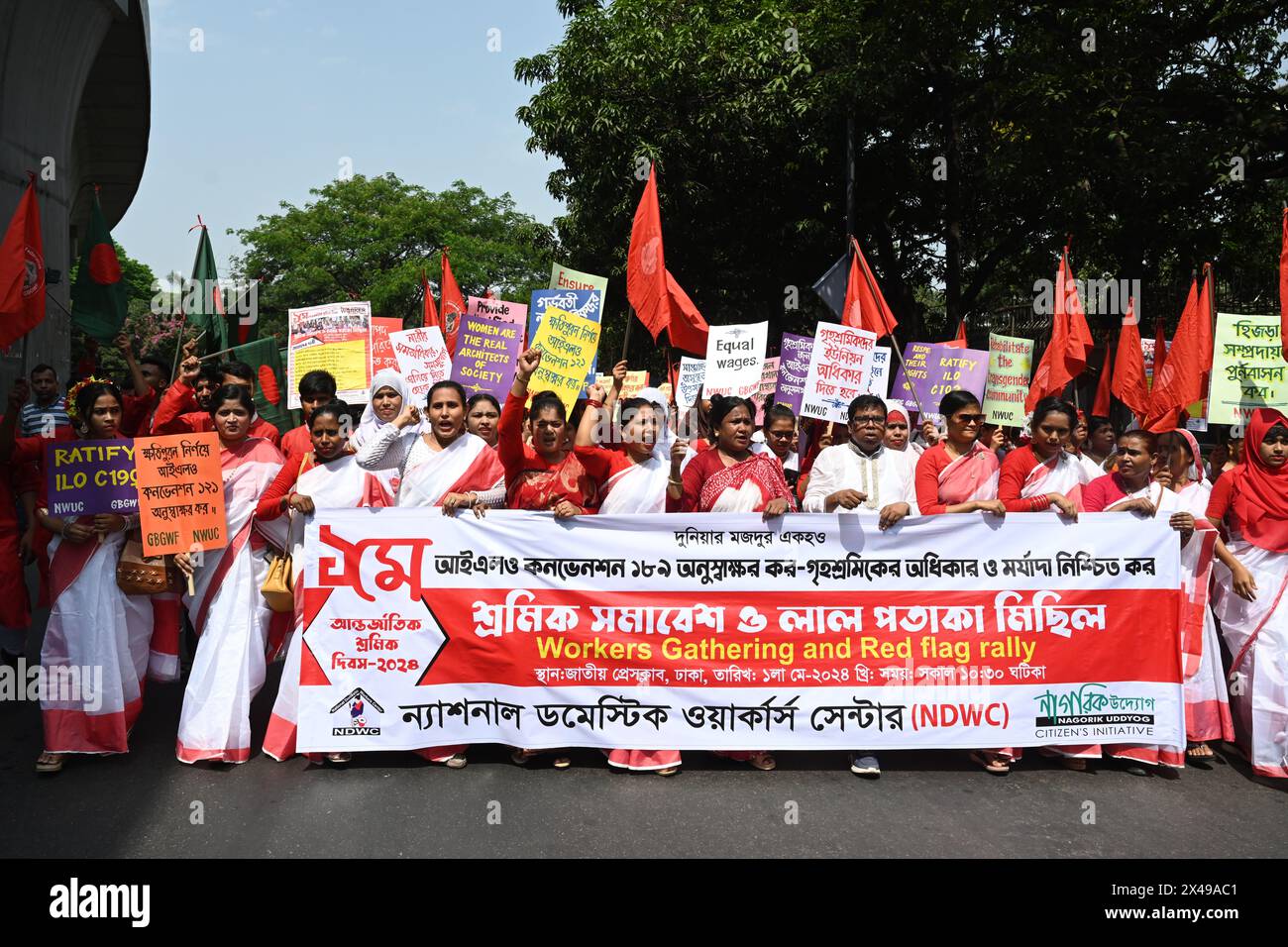 Bangladeshi garment workers and other labor organization activists ...