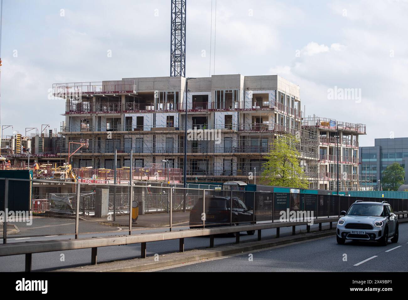 Maidenhead, Berkshire, UK. 1st May, 2024. 434 flats under construction ...