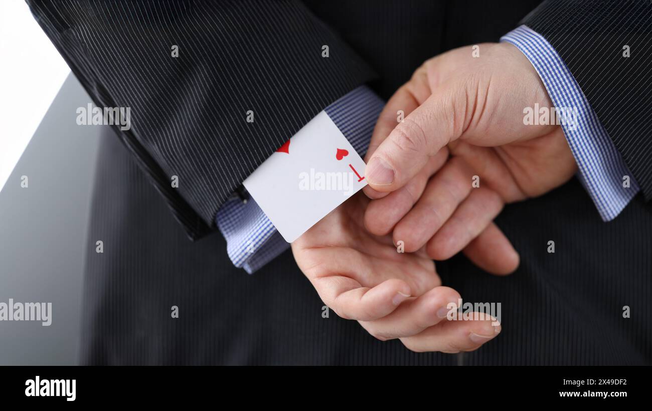 Crossed out heart hi-res stock photography and images - Alamy