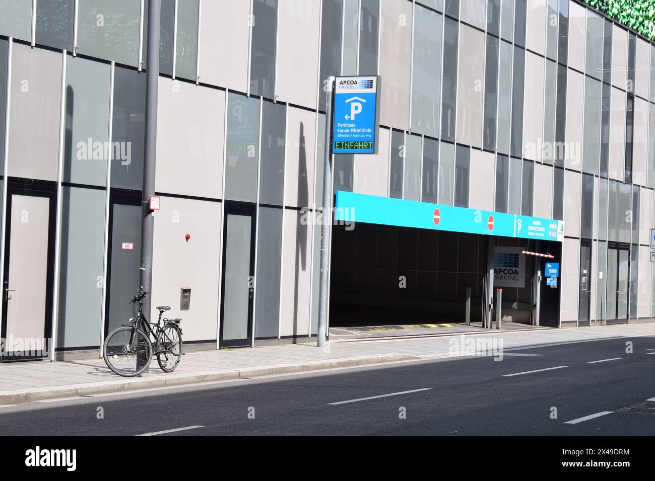 parking garage entry Stock Photo - Alamy