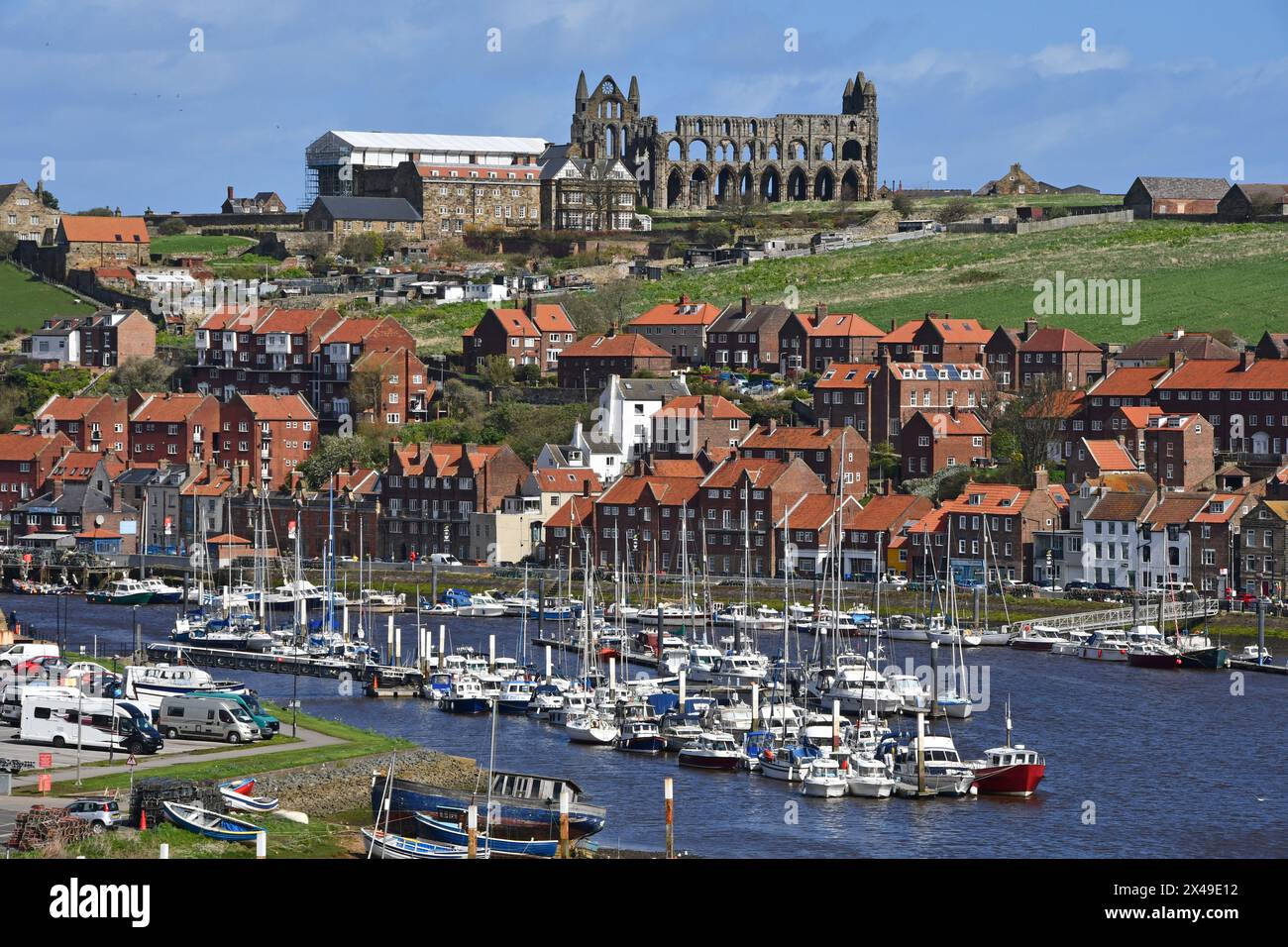 Whitby harbour hi-res stock photography and images - Alamy