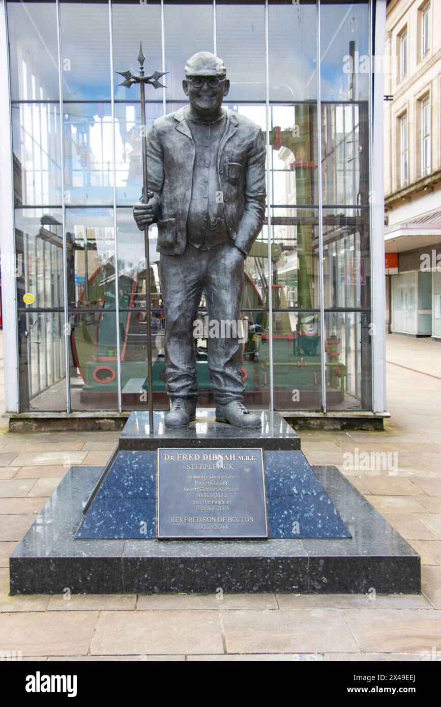 Statue of Dr Fred Dibnah MBE in Bolton Lancashire Stock Photo - Alamy