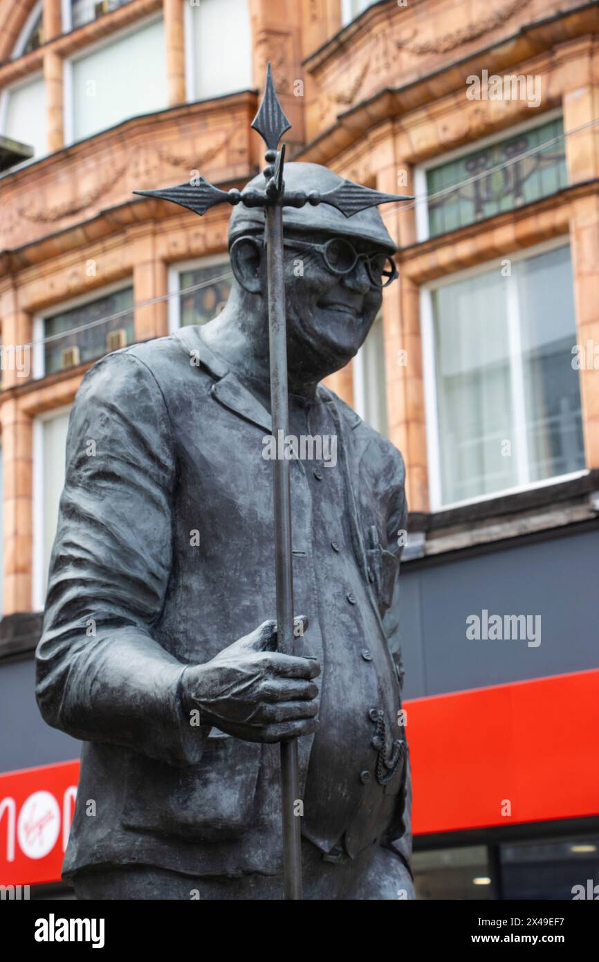 Statue of Dr Fred Dibnah MBE in Bolton Lancashire Stock Photo - Alamy