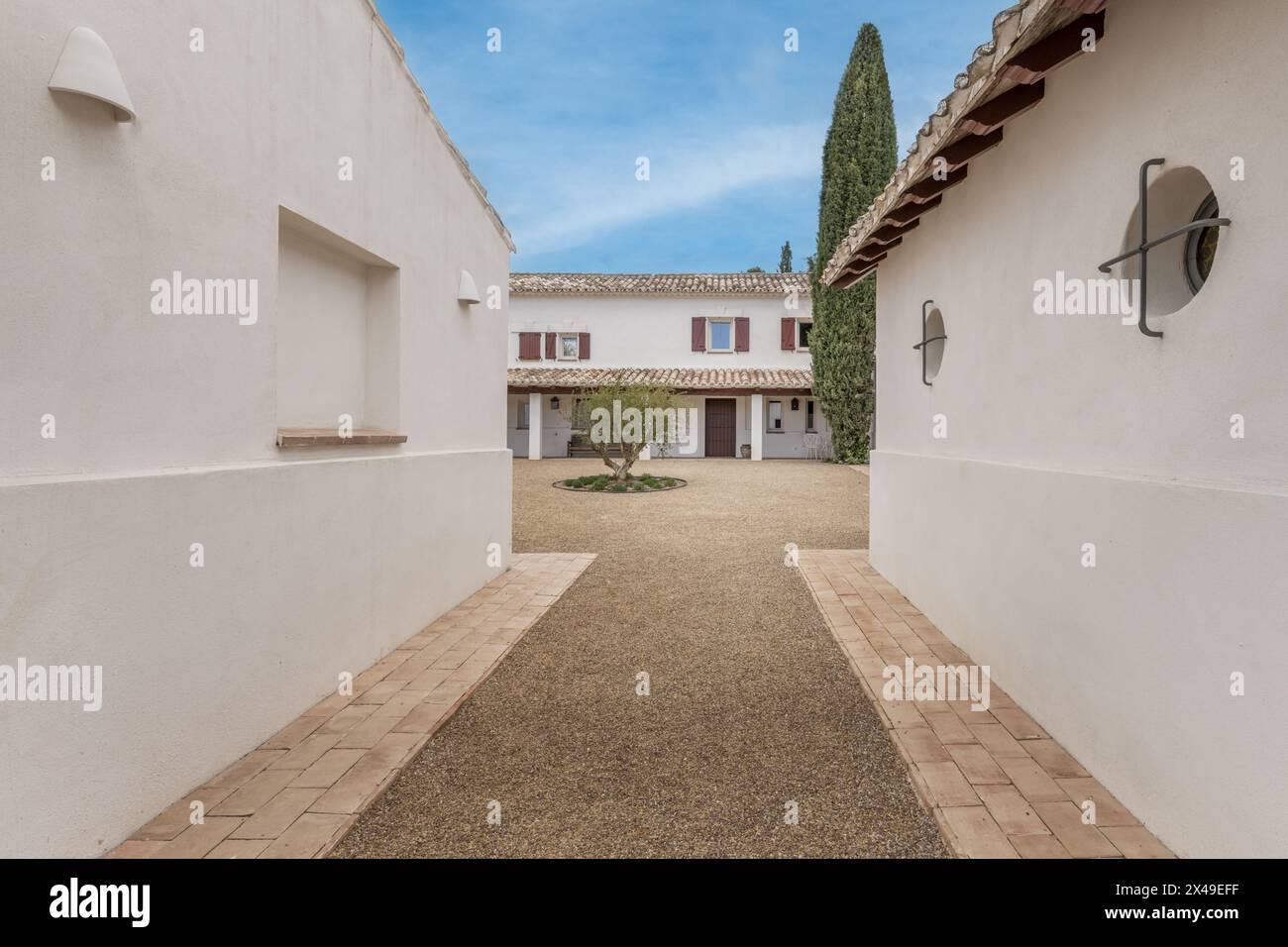 Access hallway from the outside to the interior patio of an Andalusian ...
