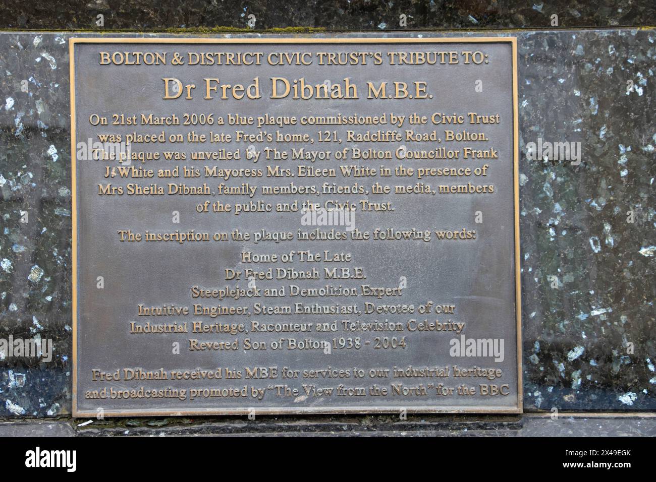 Memorial plaque of Dr Fred Dibnah MBE, in Bolton Lancashire Stock Photo ...
