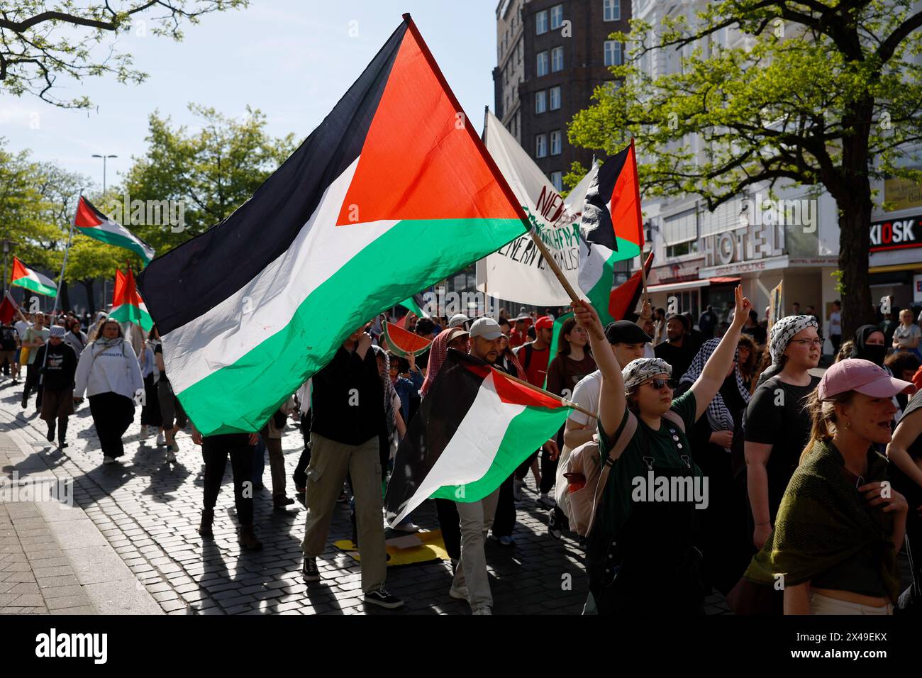 Hamburg, Germany. 01st May, 2024. Participants in the "Revolutionary ...