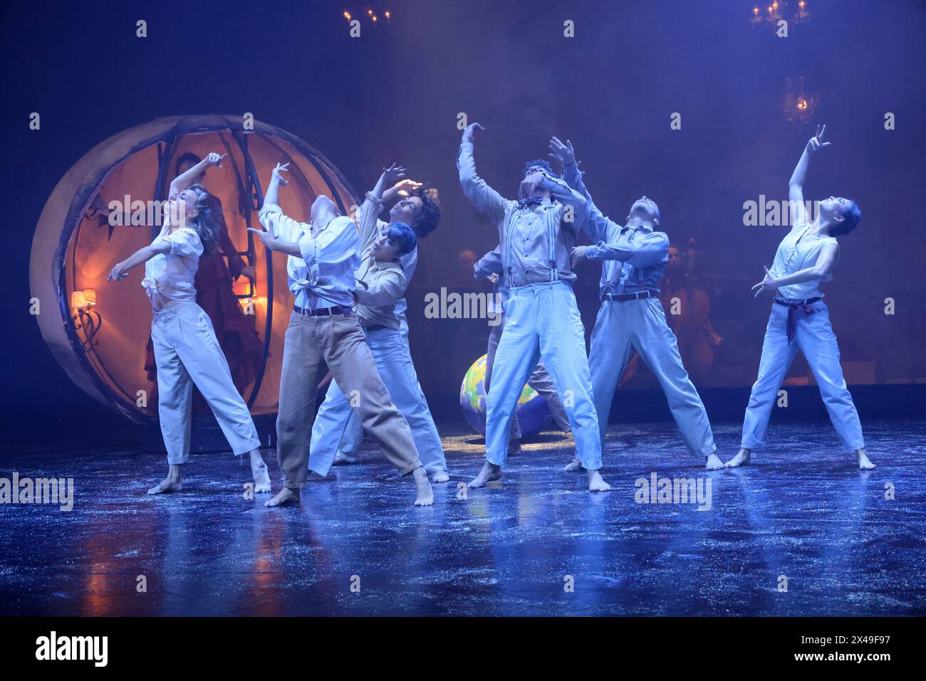 Folia, a contemporary dance show where hip-hop, classical and baroque ...