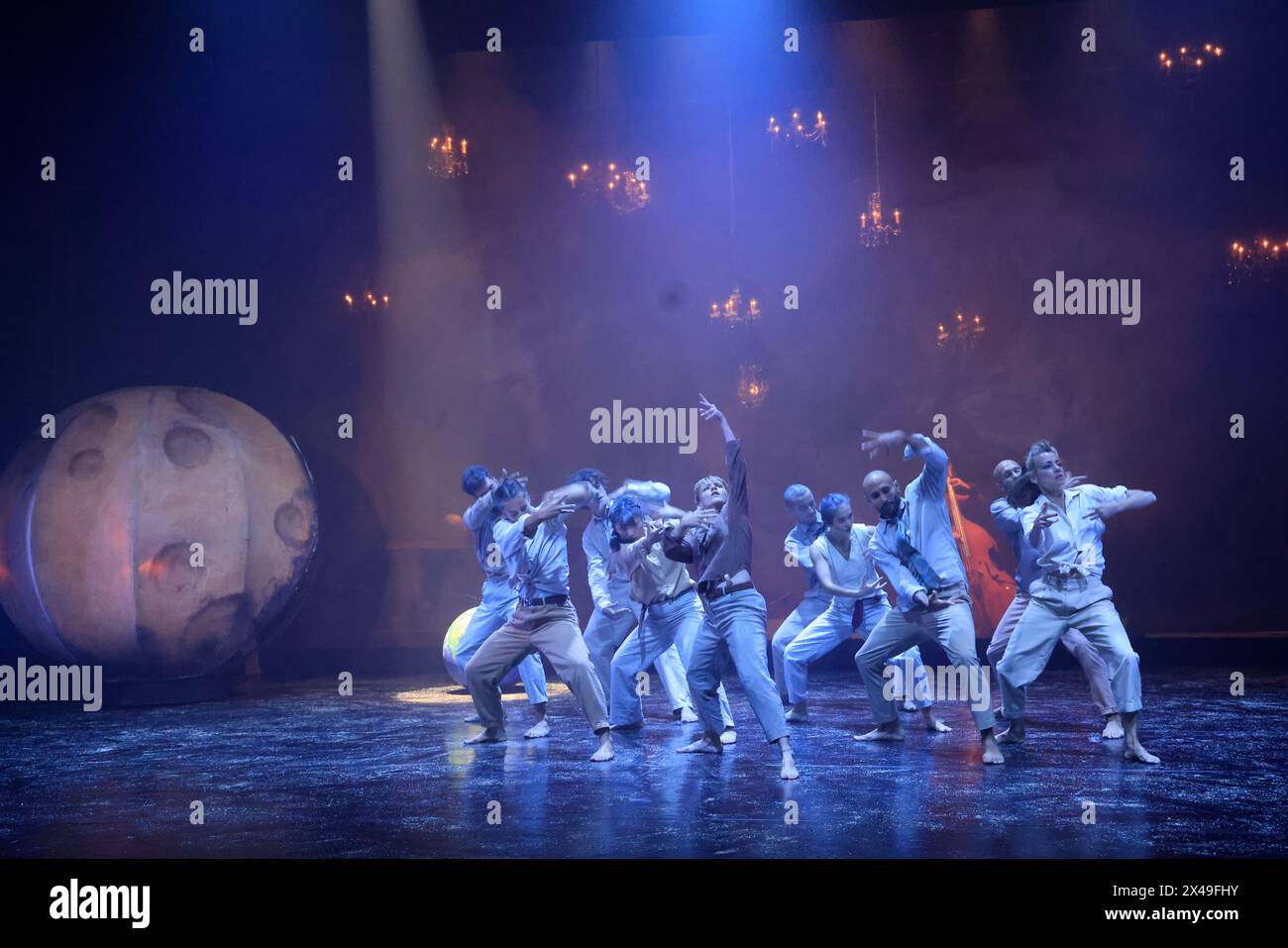 Folia, a contemporary dance show where hip-hop, classical and baroque ...