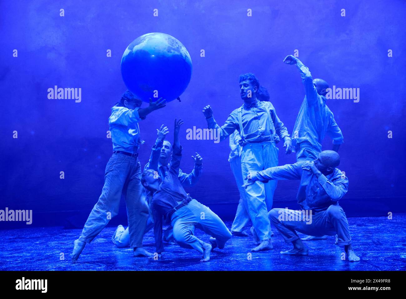 Folia, a contemporary dance show where hip-hop, classical and baroque ...