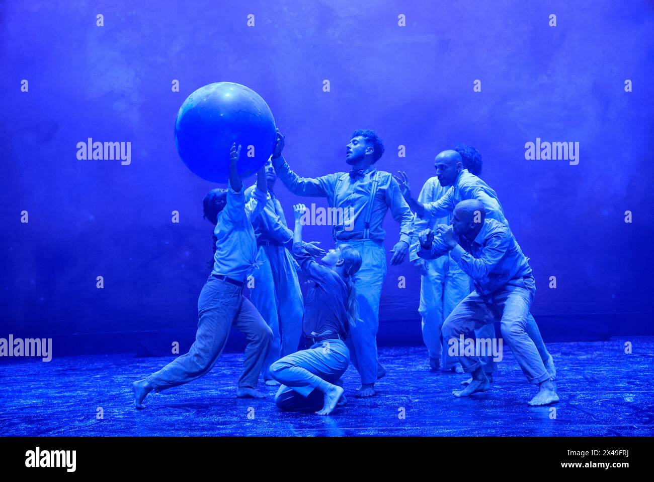 Folia, a contemporary dance show where hip-hop, classical and baroque ...