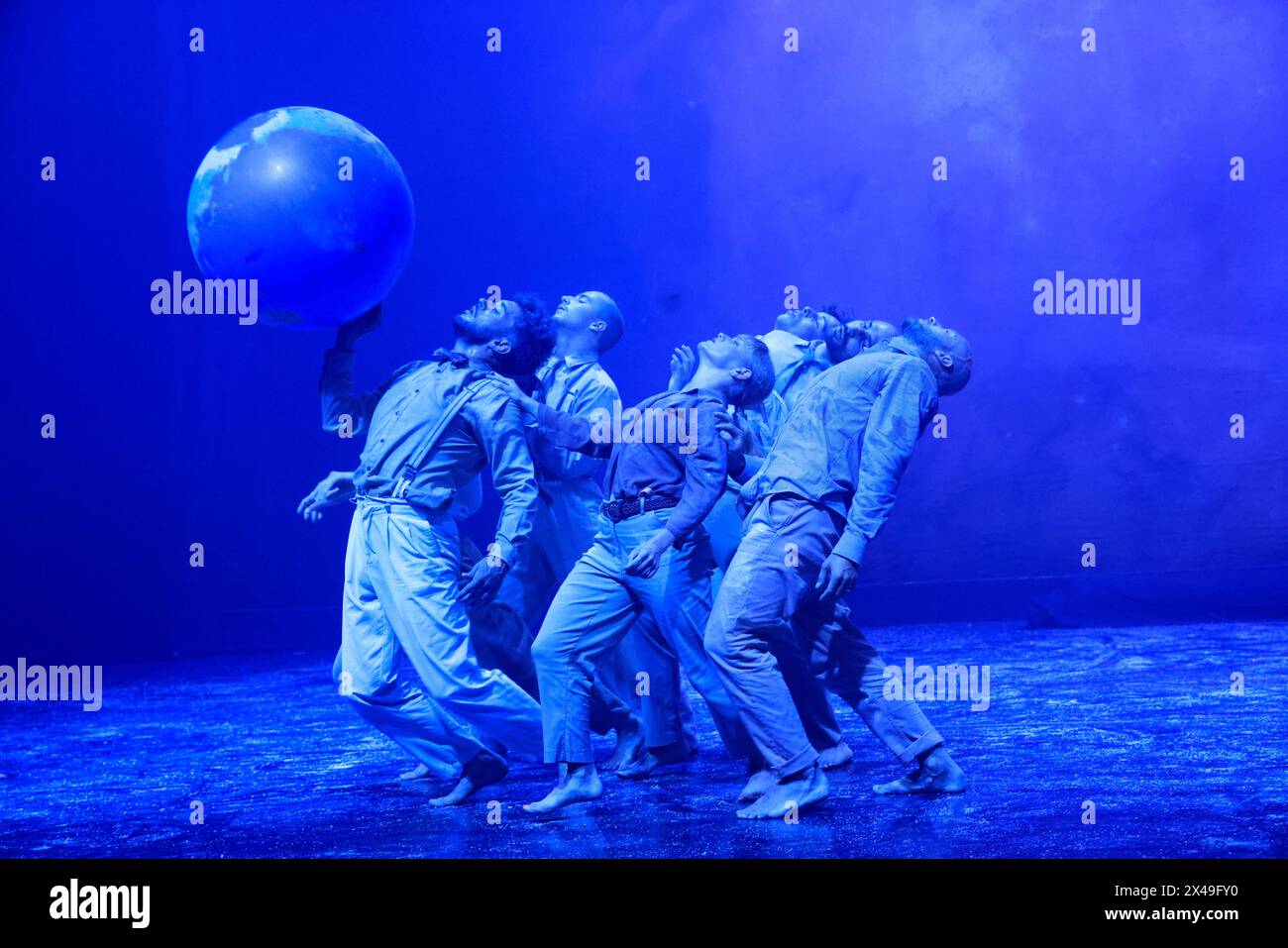 Folia, a contemporary dance show where hip-hop, classical and baroque ...