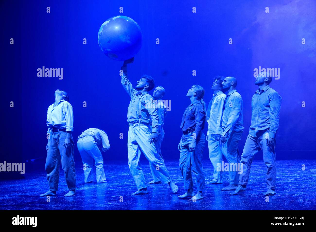 Folia, a contemporary dance show where hip-hop, classical and baroque ...