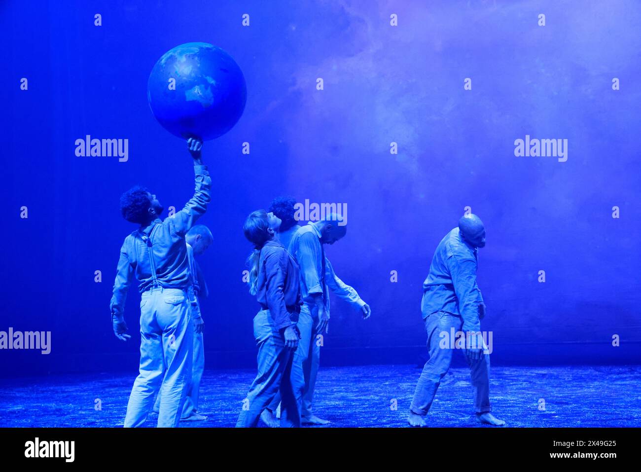 Folia, a contemporary dance show where hip-hop, classical and baroque ...