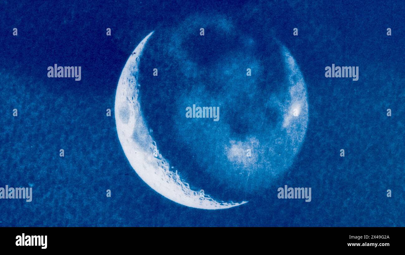 Lunar phases, vintage hi-res stock photography and images - Alamy