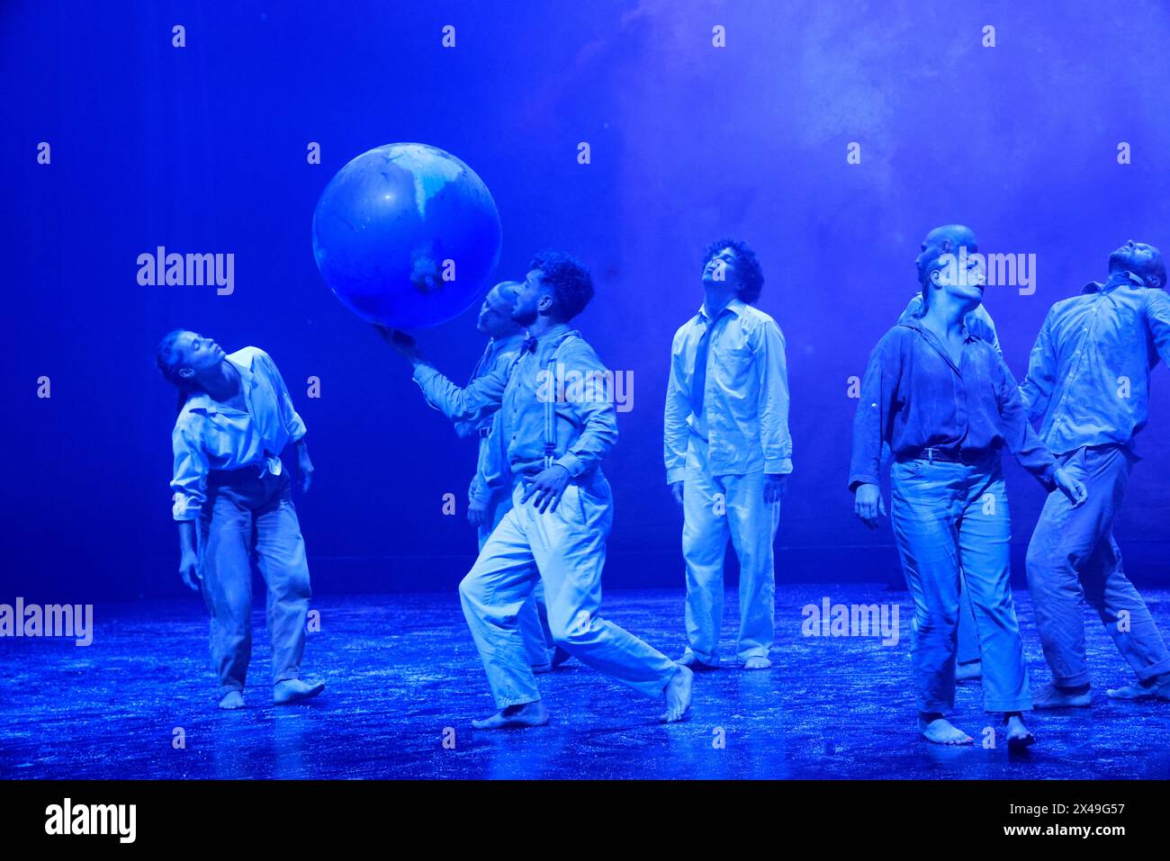 Folia, a contemporary dance show where hip-hop, classical and baroque ...