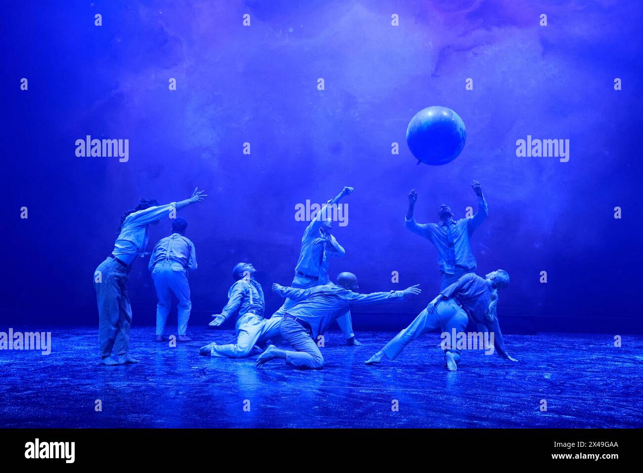 Folia, a contemporary dance show where hip-hop, classical and baroque ...