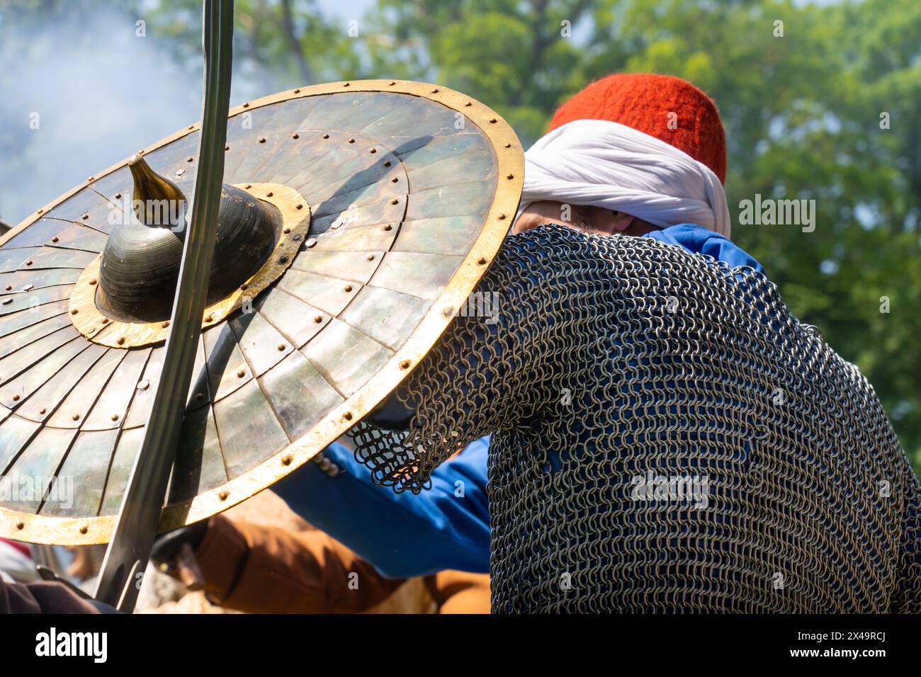 Medieval warrior with chain mail armour hi-res stock photography and images - Alamy