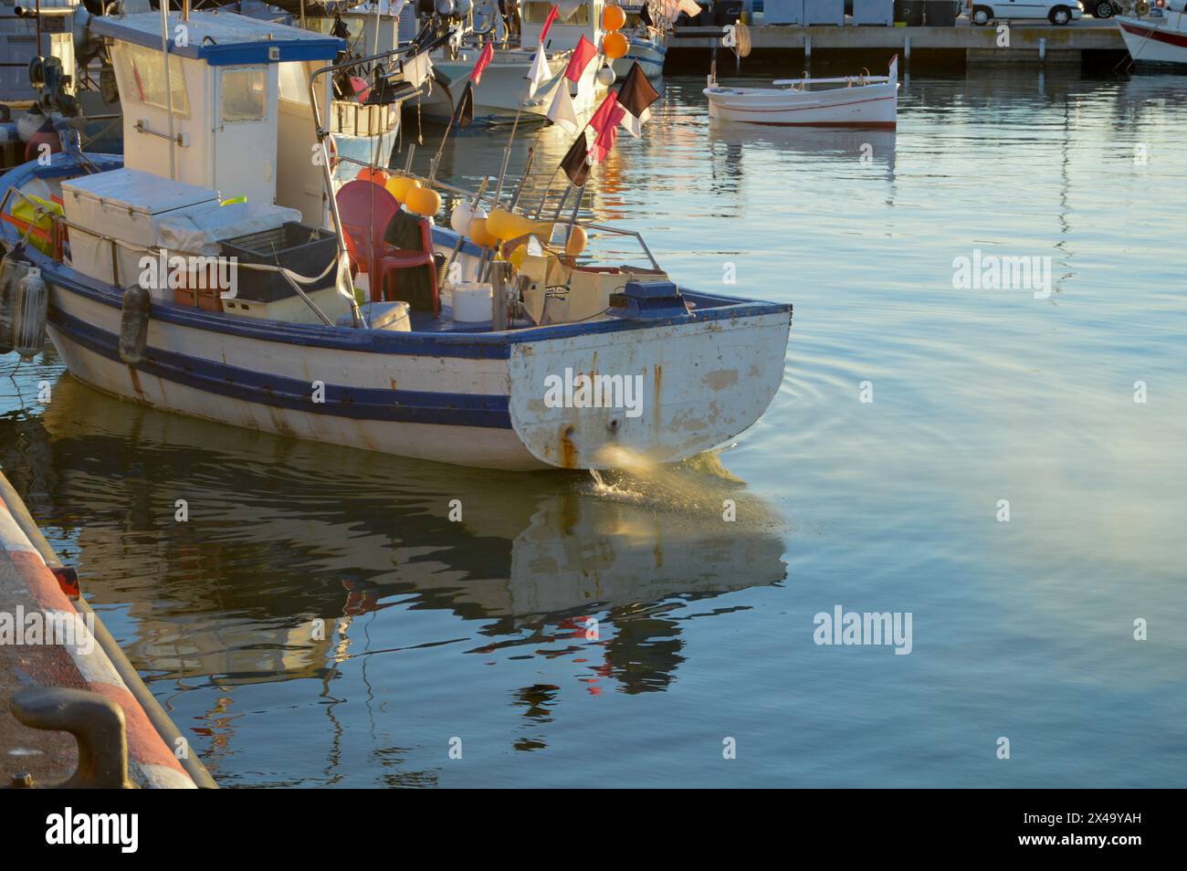 Seascape in a completely calm sea Stock Photo - Alamy