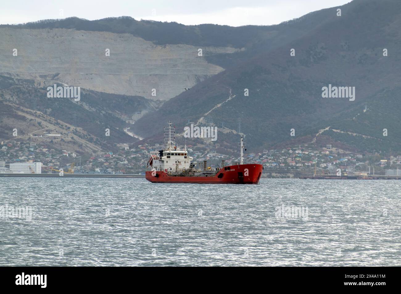 Sea freighter sailing in the middle of the ocean with big waves Stock ...