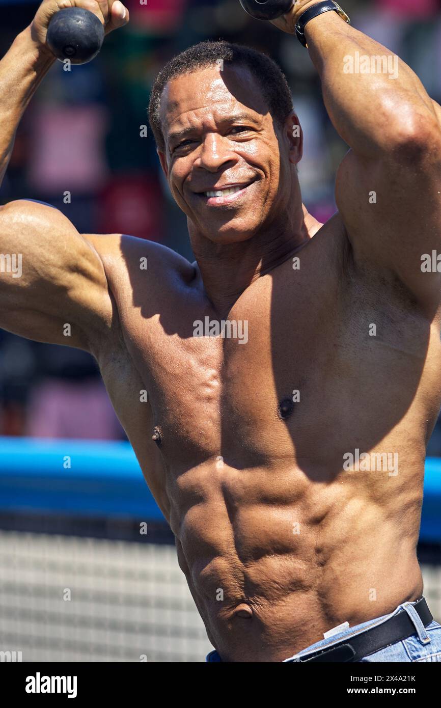 Venice, California, USA. 6th Sep, 2005. Bill Grant at Muscle Beach ...
