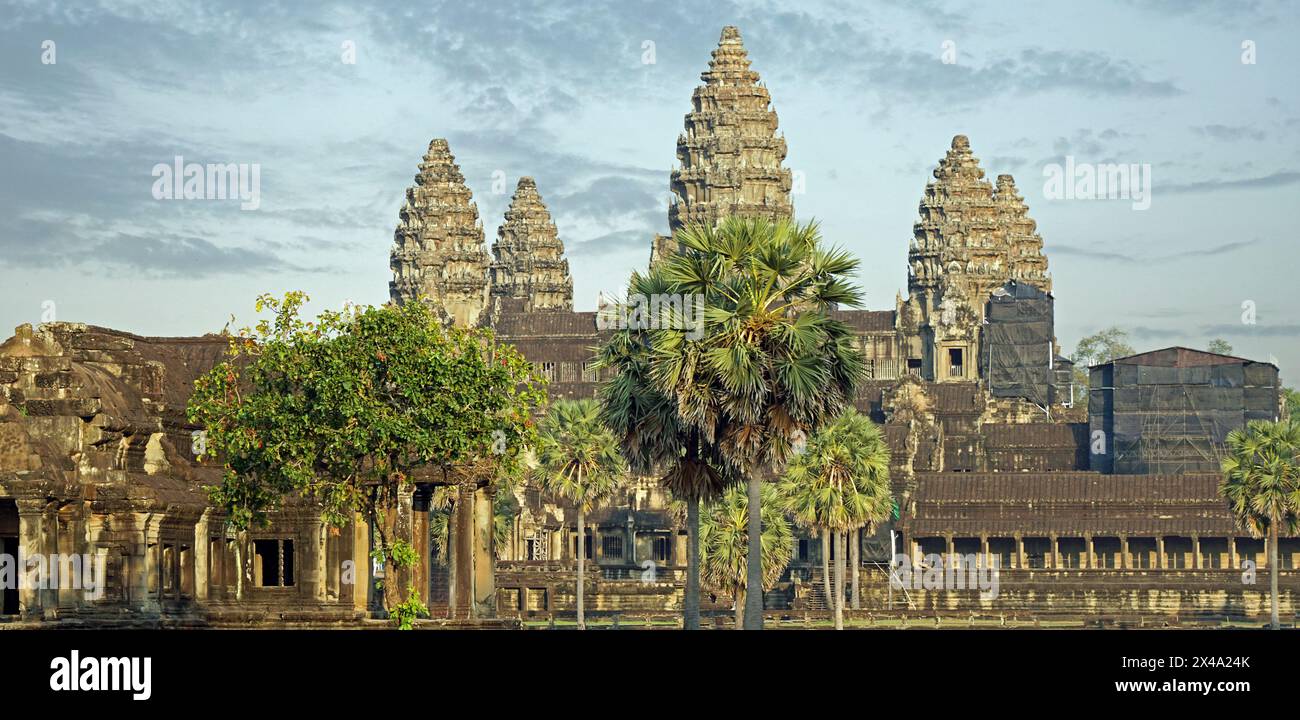 main temple complex of angkor wat in cambodia Stock Photo - Alamy