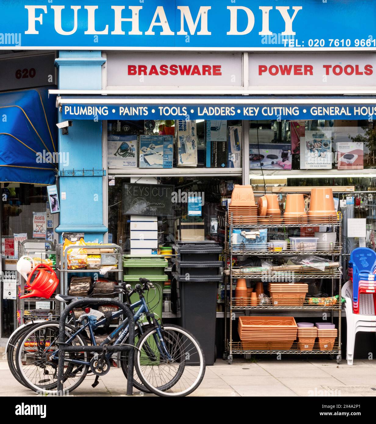 Fulham diy hi-res stock photography and images - Alamy
