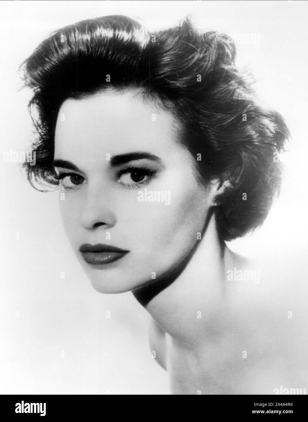 GLORIA VANDERBILT (1924-2019) American film actress, fashion designer ...