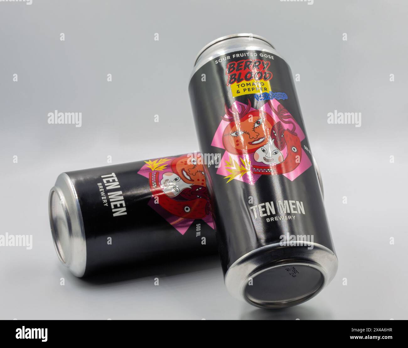 Men beer cans hi-res stock photography and images - Alamy