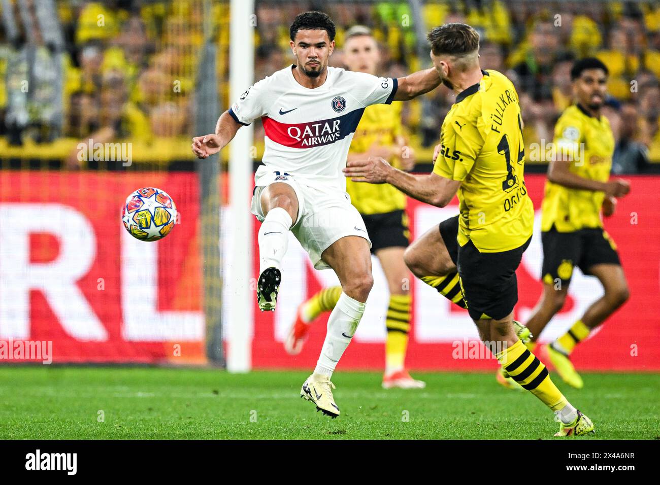 DORTMUND - (l-r) Warren Zaire Emery of Paris Saint Germain, Niclas ...