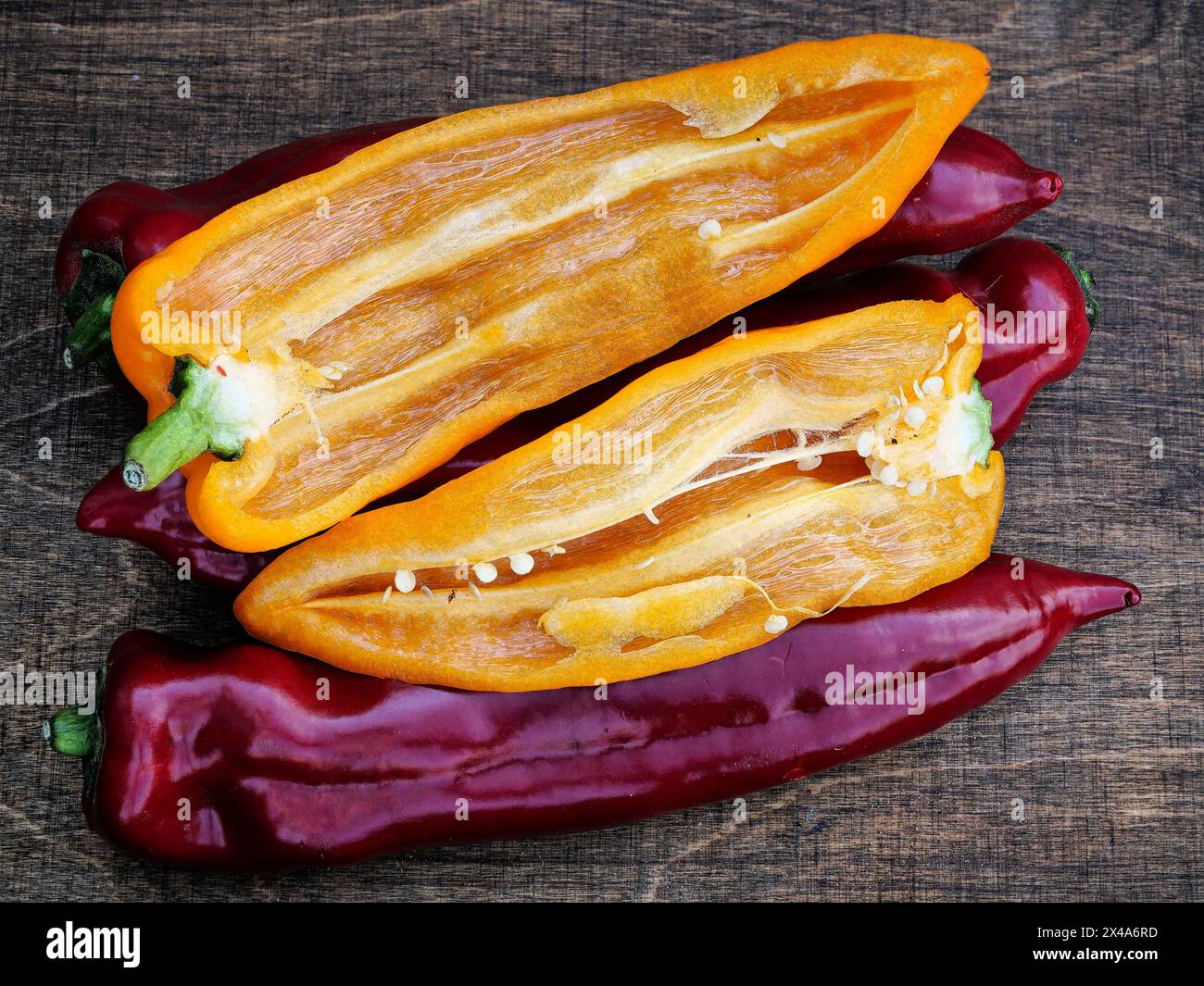 Red & yellow pointed peppers: Vitamin-rich, antioxidants, healthy snack ...