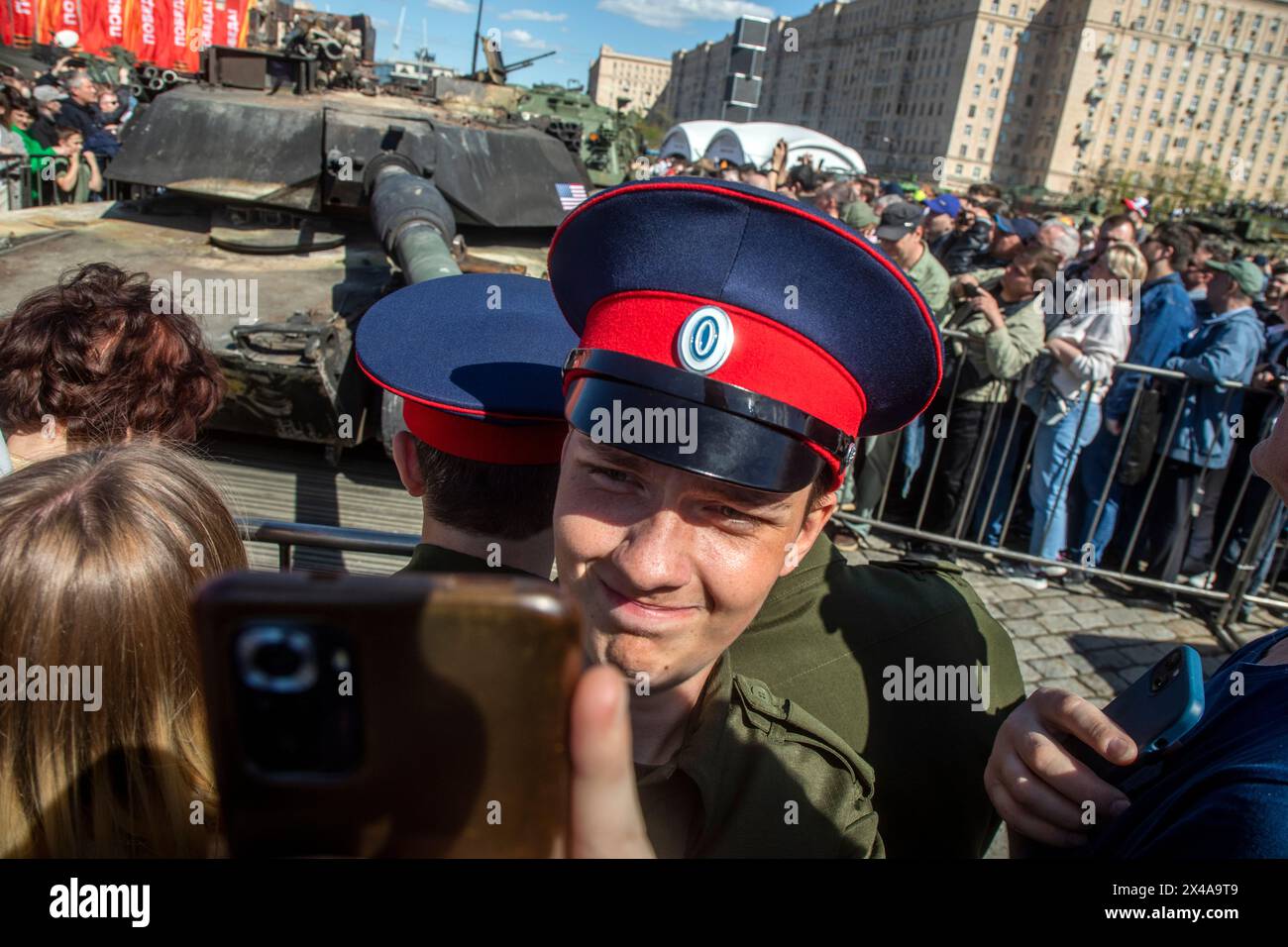 M1a1 abrams tank destroyed hi-res stock photography and images - Alamy