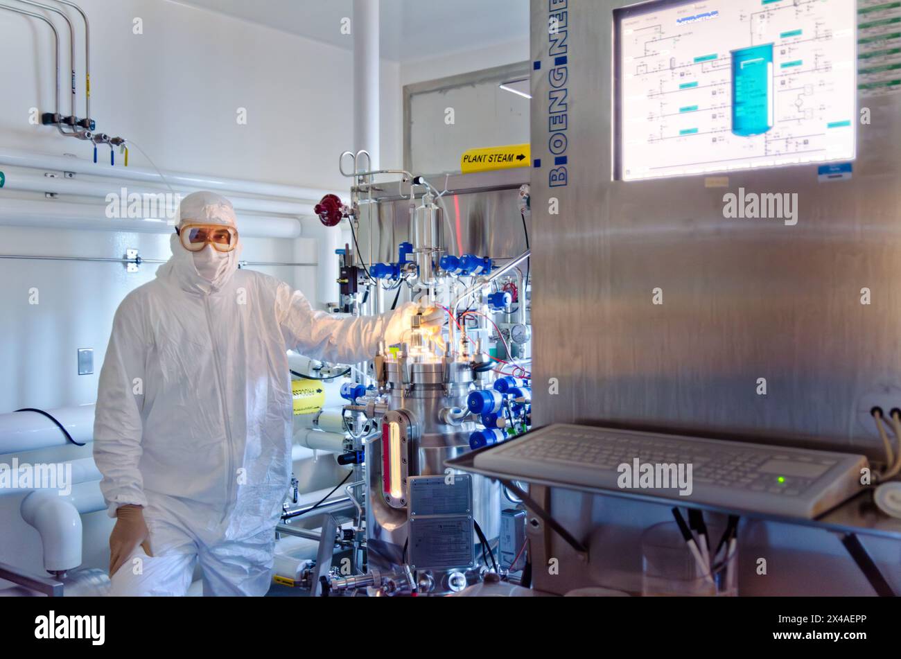 Lab technician clean room hi-res stock photography and images - Alamy