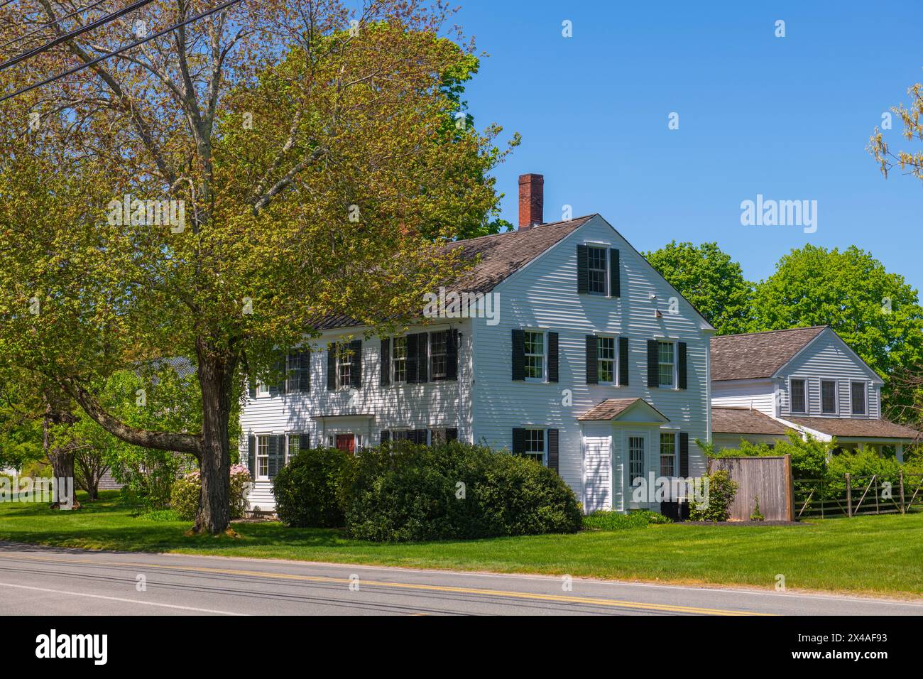 Historic residential building on Elm Street in historic town center of ...