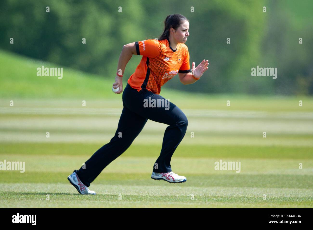 Stokenchurch, UK, 1st May 2024. Mary Taylor of Southern Vipers running ...