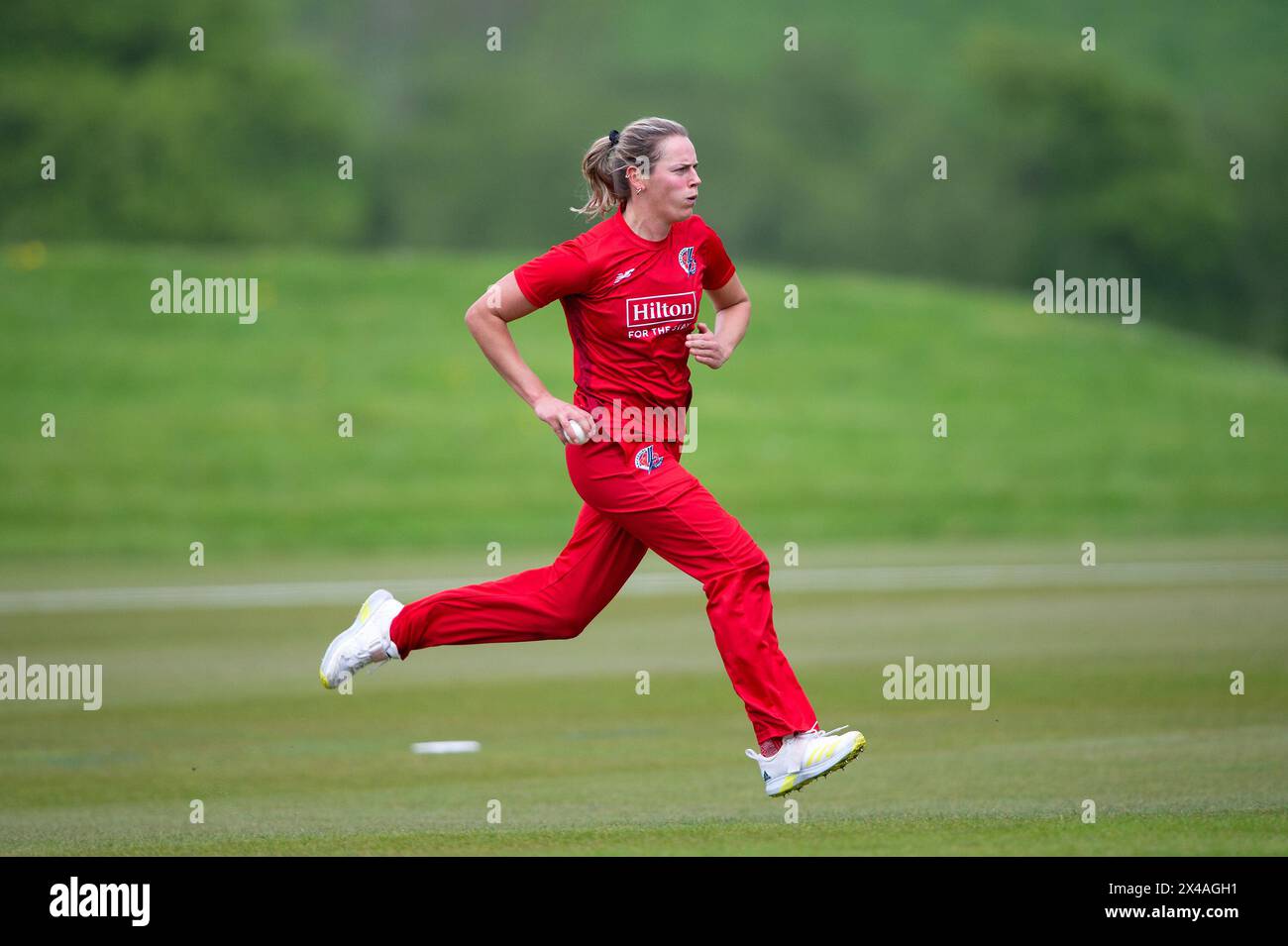 Stokenchurch, UK, 1st May 2024. Phoebe Graham of Thunder running in to ...