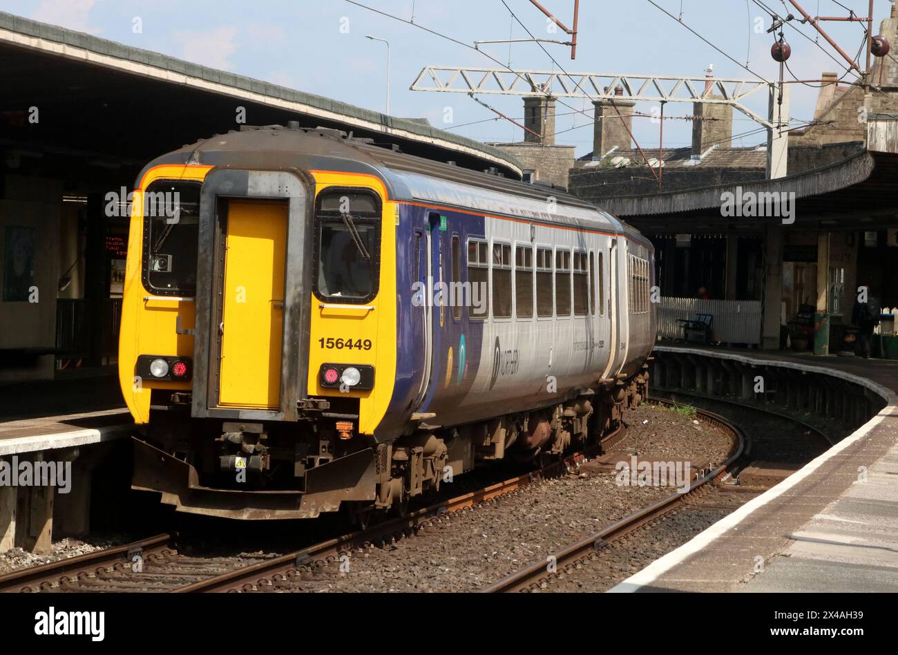 Northern trains super sprinter class 156 diesel multiple unit entering ...