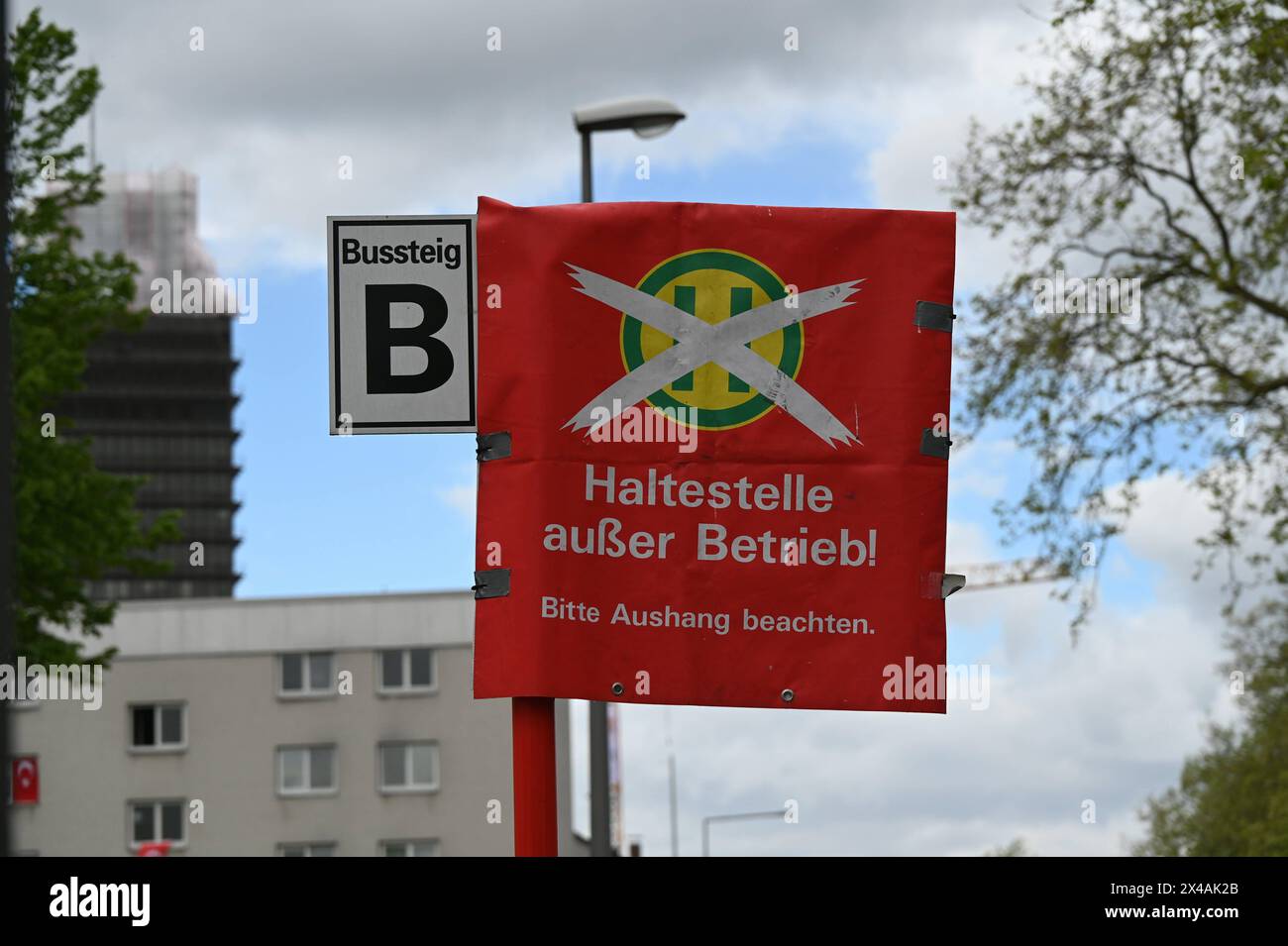 Schild Haltestelle ausser Betrieb *** Stop sign out of order Stock ...