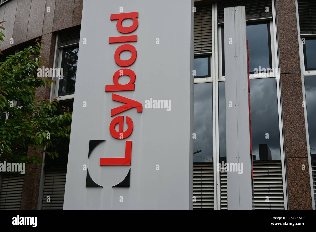 Logo, Schriftzug der Firma Leybold Vacuum die zum schwedischen ...