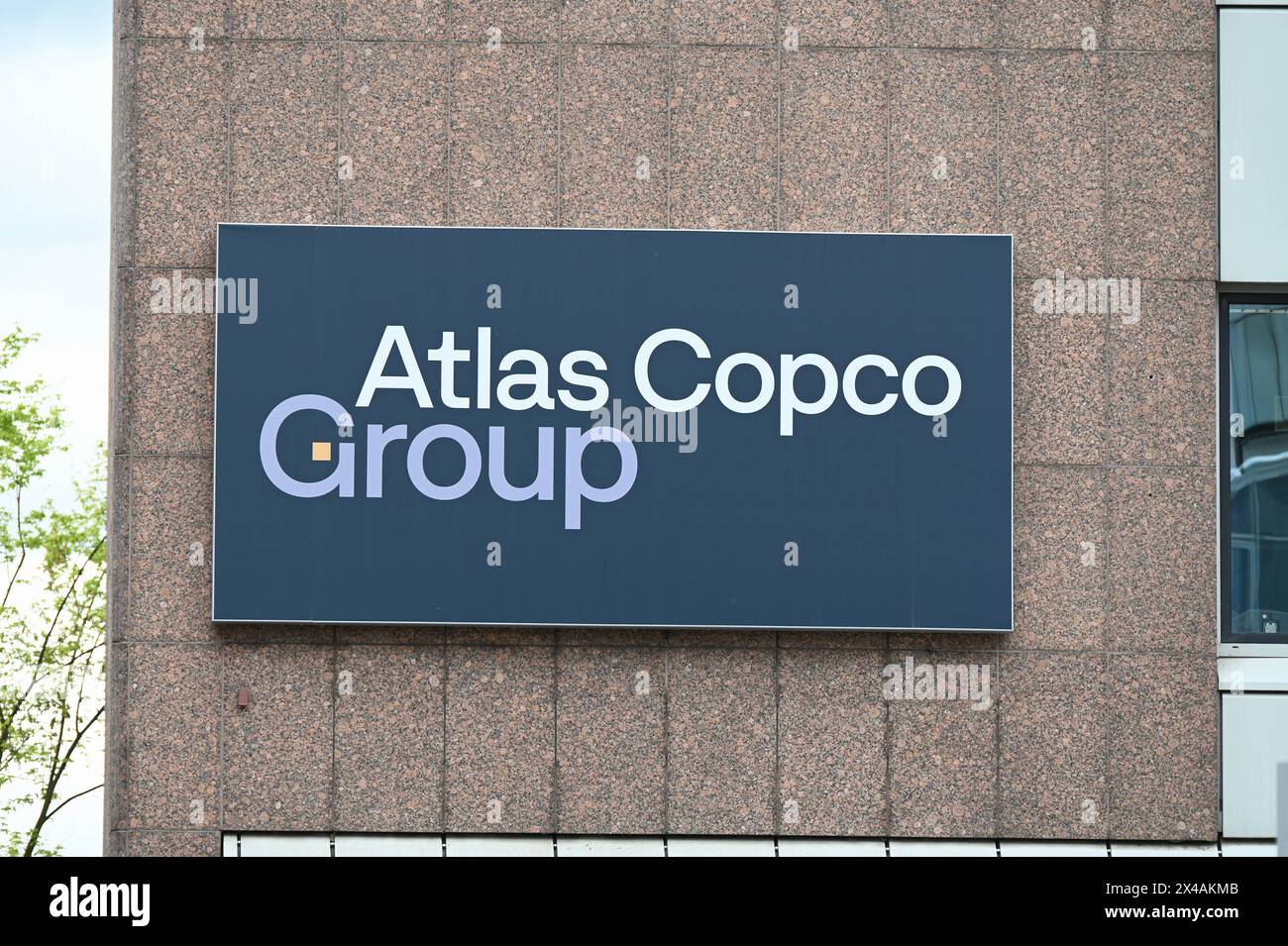 Logo, Schriftzug des schwedischen Industriekonzern Atlas Copco an einem ...